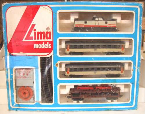 Train Sets - LIMA HO: SNCF Diesel Class V80 Passenge Train Set (103400 ...