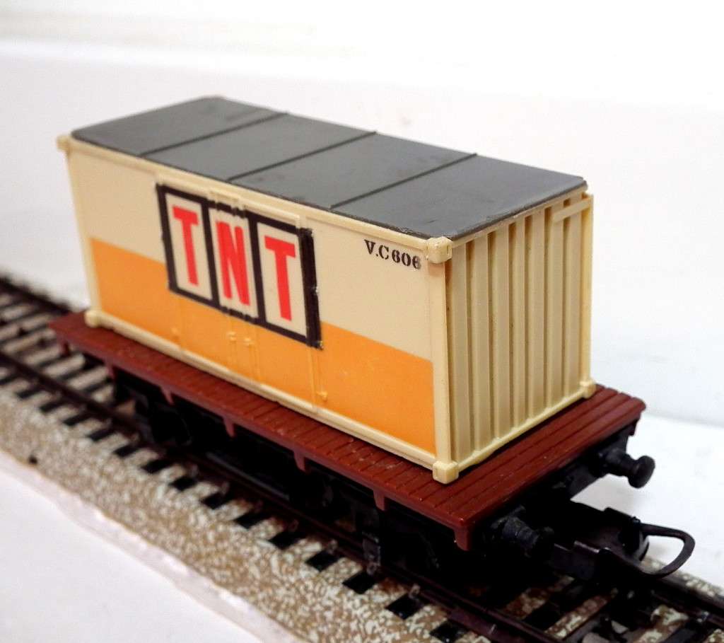 Rolling Stock - LIMA HO: Container Carrier with Load in Good Un-Boxed ...