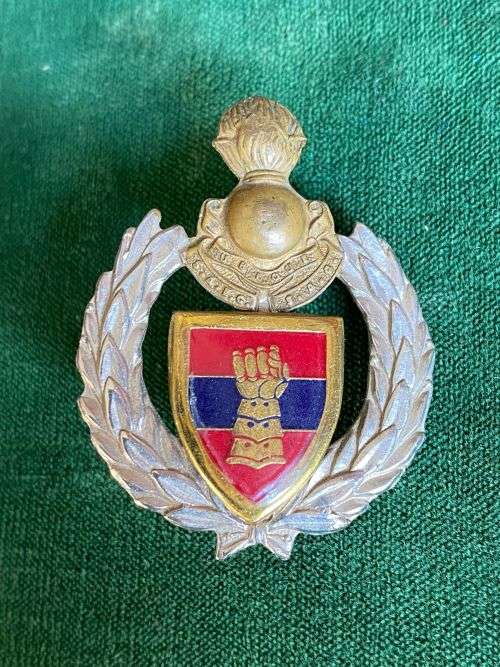 South African Army - 15 FIELD ENGINEER (LOHATLA) CAP BADGE- 2X SCREW ...