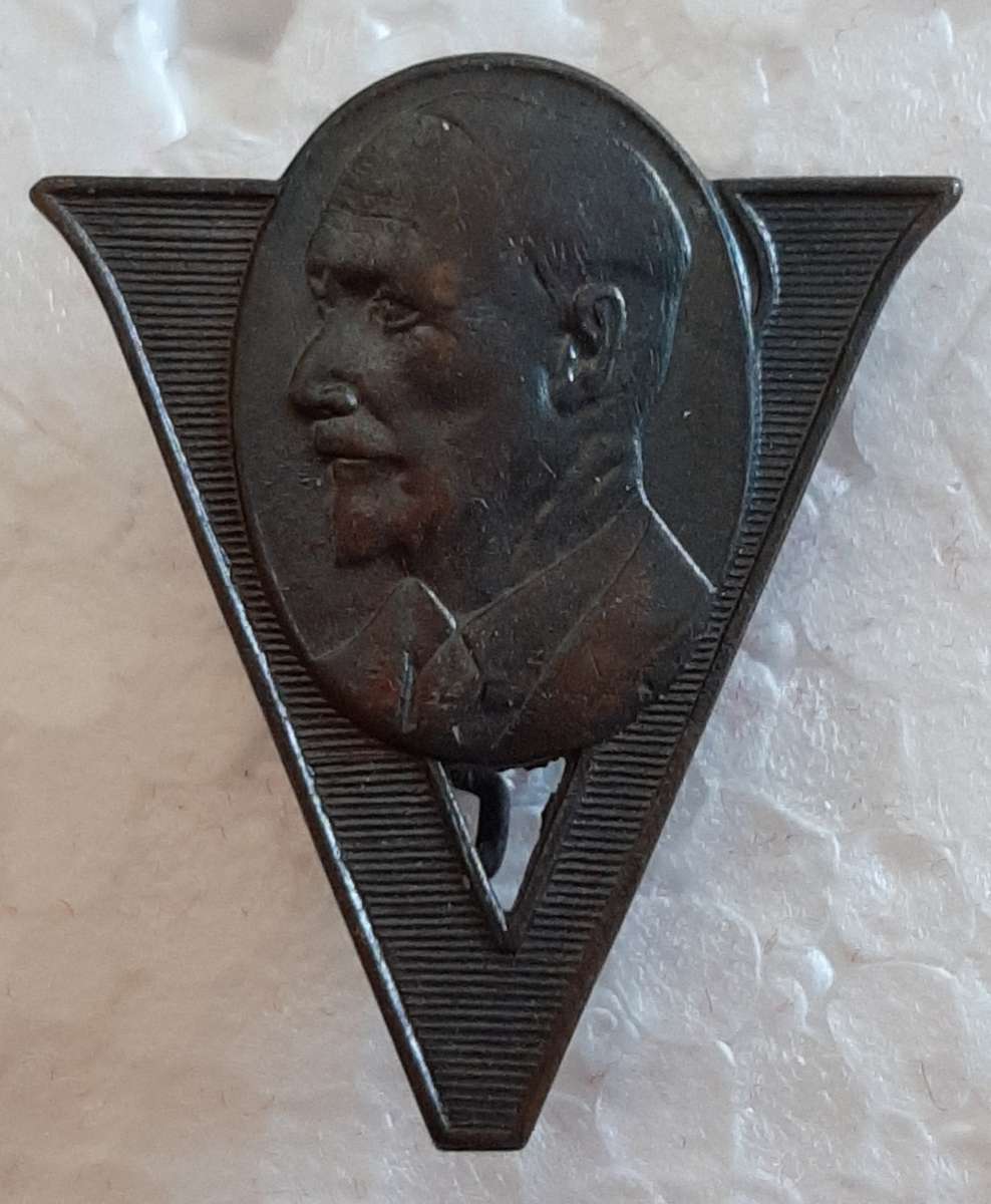 World War 2 - JAN SMUTS VICTORY (WW2) PIN BADGE - PIN INTACT for sale ...