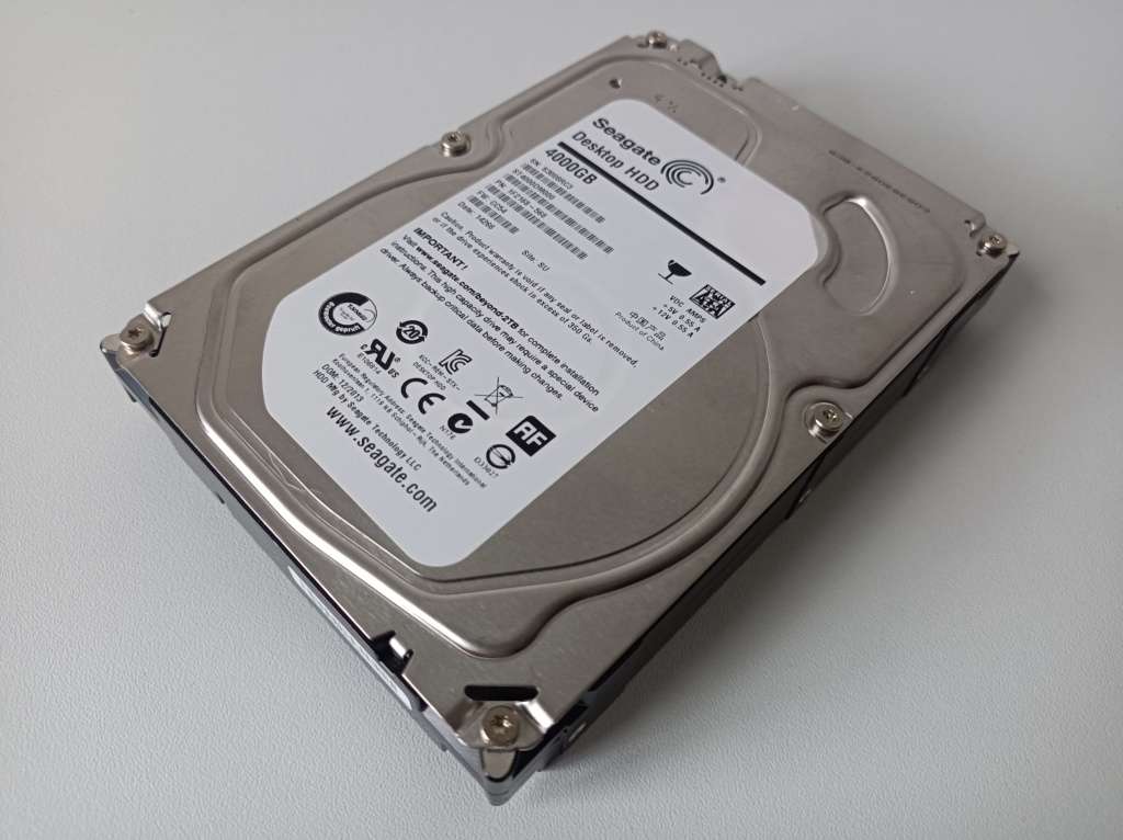 Internal Drives - Seagate 4TB hdd | 147mb/s read | 82mb/s write | 4% ...