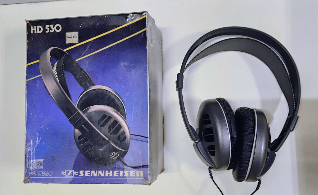 Headphones & Earphones - Sennheiser HD530 Headphones was sold for R145 ...