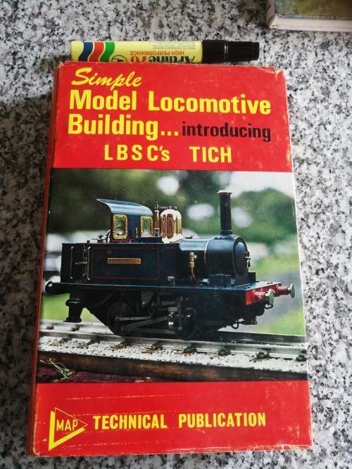 Engineering - SIMPLE MODEL LOCOMOTIVE BUILDING Edited by MARTIN EVANS ...