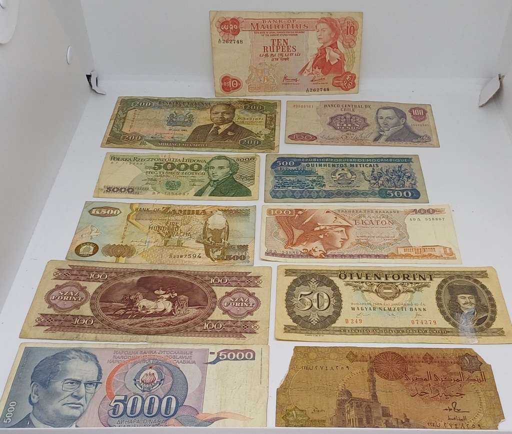 Other International Bank Notes - NOTES for sale in Kimberley (ID:618859854)