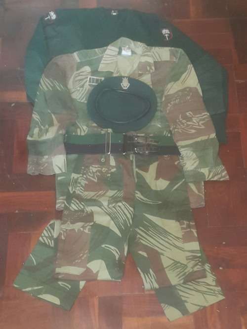 Uniforms - Rhodesian African Rifles uniform collection was sold for R2 ...