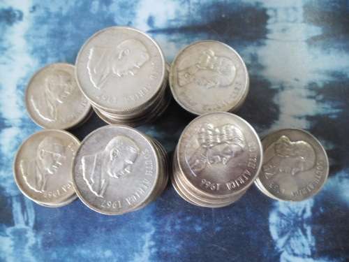 One Rand - Total of 61 Siver R1 coins - 1965 to 1969 R1 read below was ...