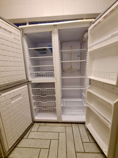 Fridges & Freezers - FridgeMaster side by side Fridge and Freezer ...