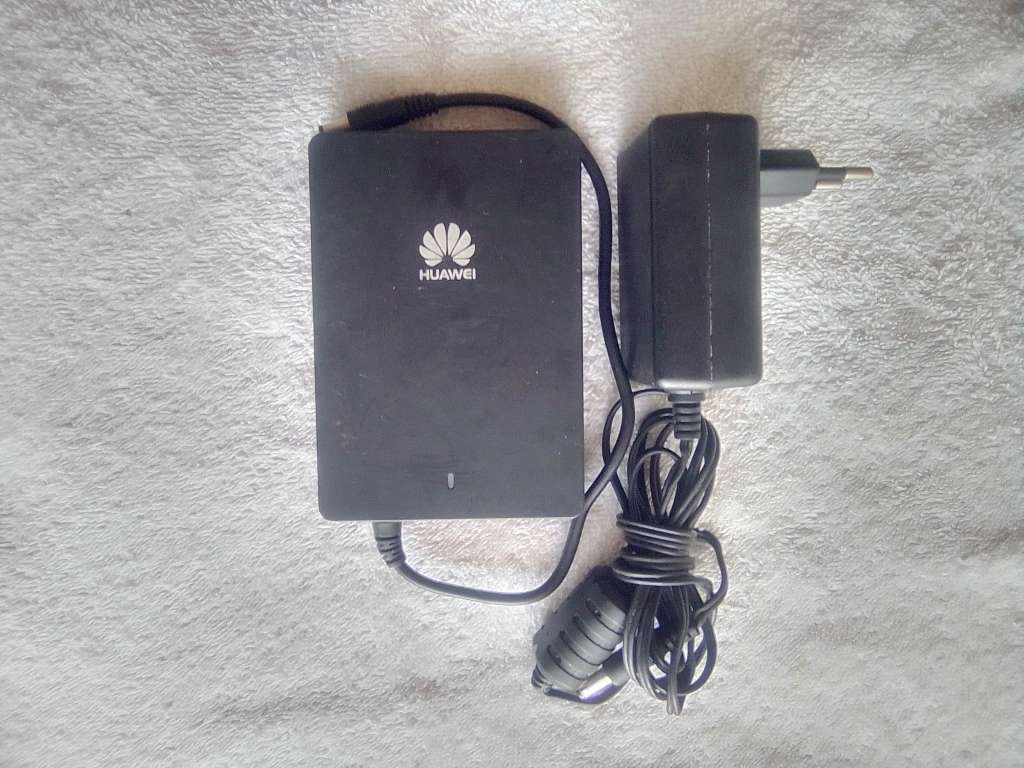 Other Networking & Communication - 12v Power supply and Huawei Battery ...