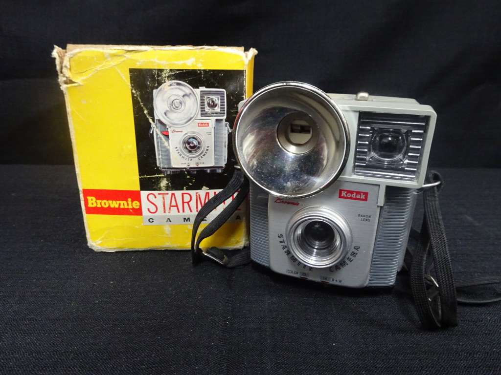 Cameras - Kodak Vintage 1960`s Starmite Brownie Camera,Dakon Lens Color ...