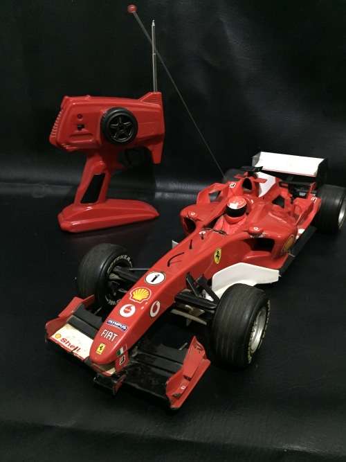Formula 1 - Large formula 1 Ferrari Rc car with remote and battery pack ...