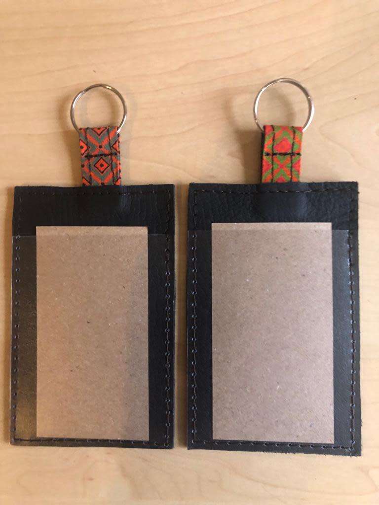 Straps & Tags - 2 x Nappa Leather Luggage Labels + 2 x Matching Hanger ...