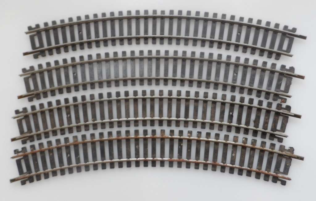 Track - HO RAIL TRACKs , LIMA ITALY , 4 X 220 mm / 8 1/4 ins , CURVES R431,