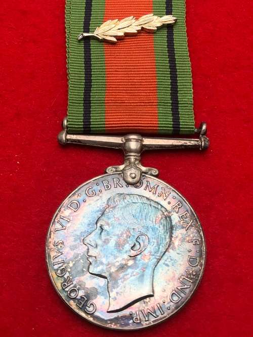 World War 2 - 018) WW2 SILVER CANADIAN DEFENSE MEDAL-SILVER MAPLE LEAF ...