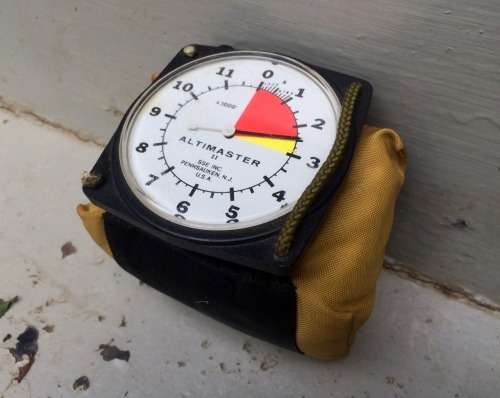 Kit - 1980s SADF era Recce used Alti-Master wrist mounted HALO ...