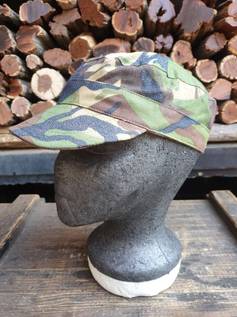 Headgear - 100% original as new with tags SA SF Recce clandestine copy ...