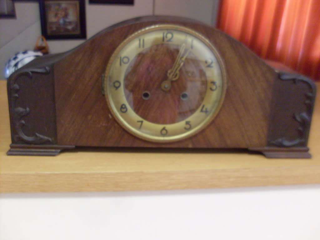 Mantel Clocks - VINTAGE WOODEN MANTLE CLOCK...WORKING...HAS KEY AND ...