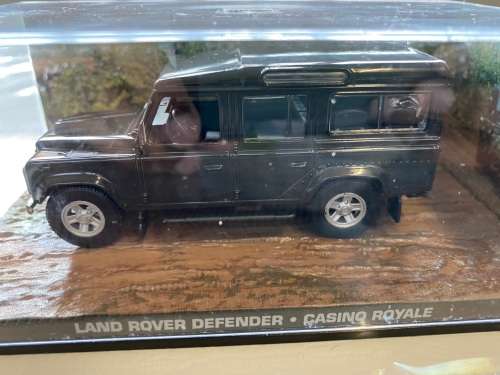 Models - James Bond 007 Model Car - Land Rover Defender - Casino Royale ...