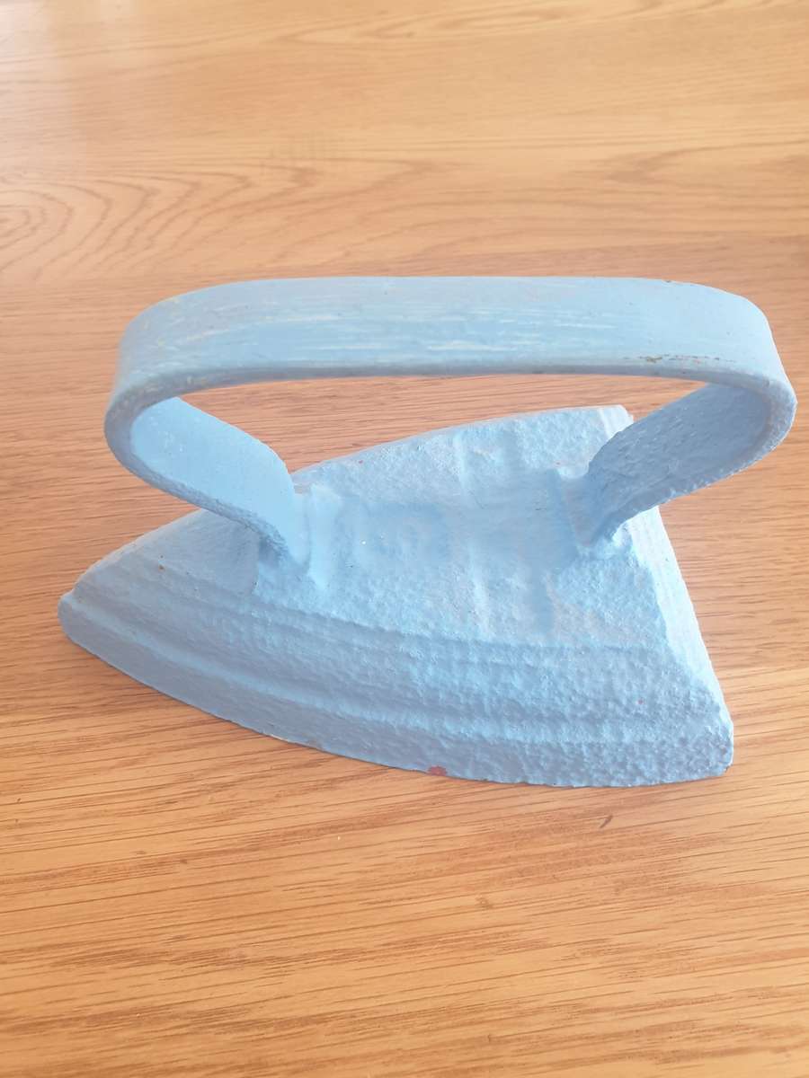 Appliances - Very old no. 5 Falkirk sad iron (light blue) for sale in ...