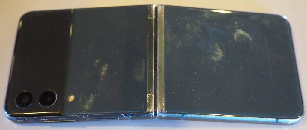 Samsung - Samsung Z-Flip 3 (Repair/Spares) was sold for 875.00 on 10 ...