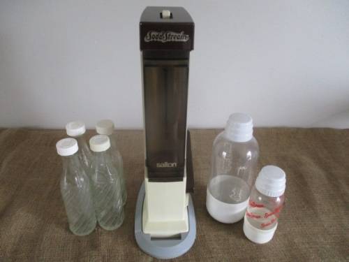 Appliances - Vintage Sodastream Soda Maker With CO2 Gas Bottle Plus 4x ...