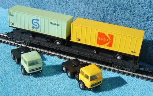 Rolling Stock - Lima HO gauge Flat Wagon loaded with Lima Container ...