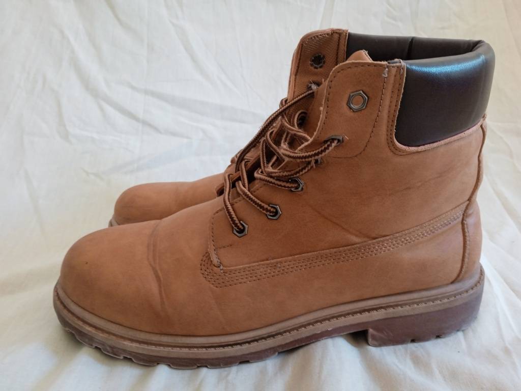 Boots - JET LADIES FASHION BOOTS SIZE 9 was sold for 31.00 on 17 Jul at ...