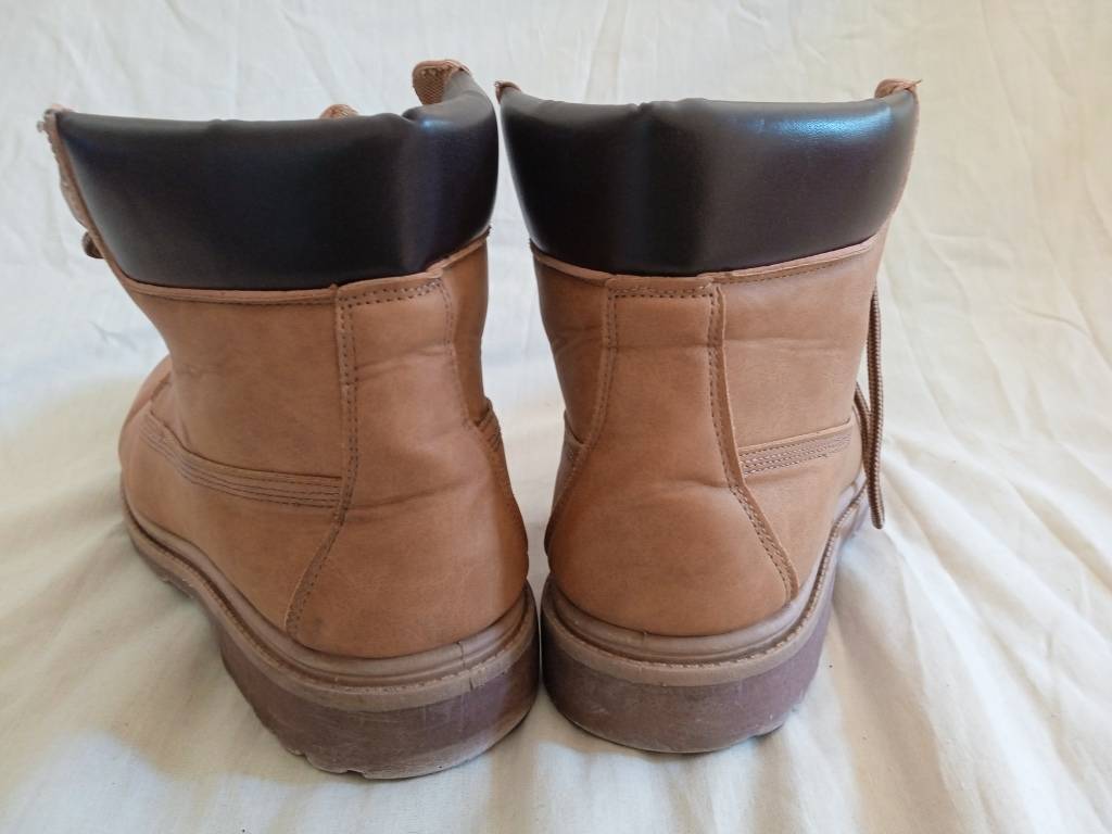 Boots - JET LADIES FASHION BOOTS SIZE 9 was sold for 31.00 on 17 Jul at ...