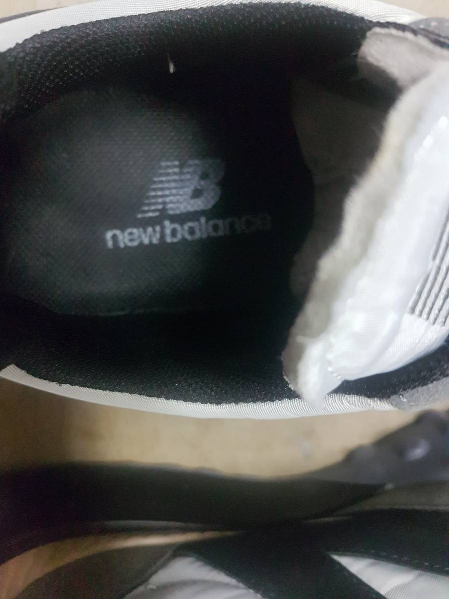 Sneakers - new balance tekkies was sold for R300.00 on 5 Jun at 23:47 ...