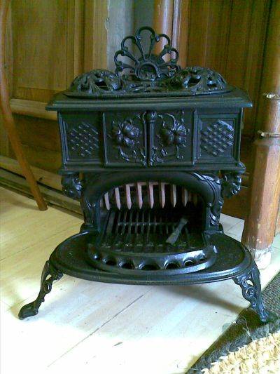 Fire Accessories - Queen Anne Stove (100% complete) was sold for R2,400 ...