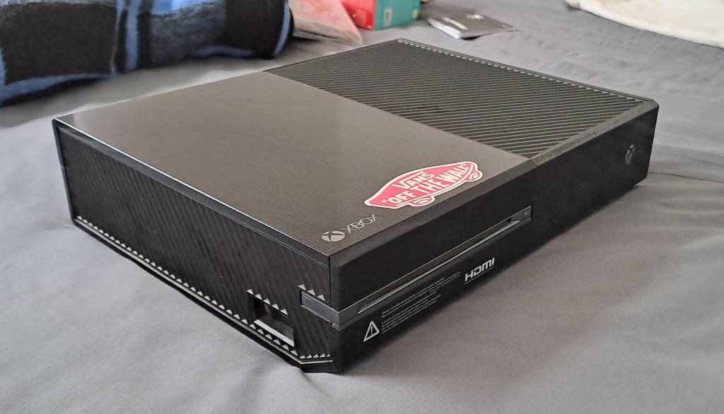 Xbox - OG Xbox One 500gb (Lady Owned) + LOTS OF EXTRAS was sold for R3 ...