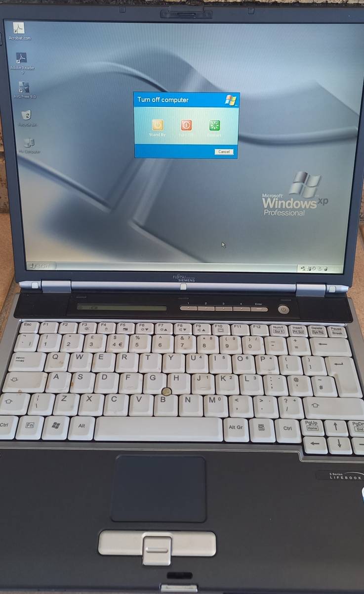 Laptops & Notebooks - Fujitsu Siemens Lifebook Windows XP Laptop was ...