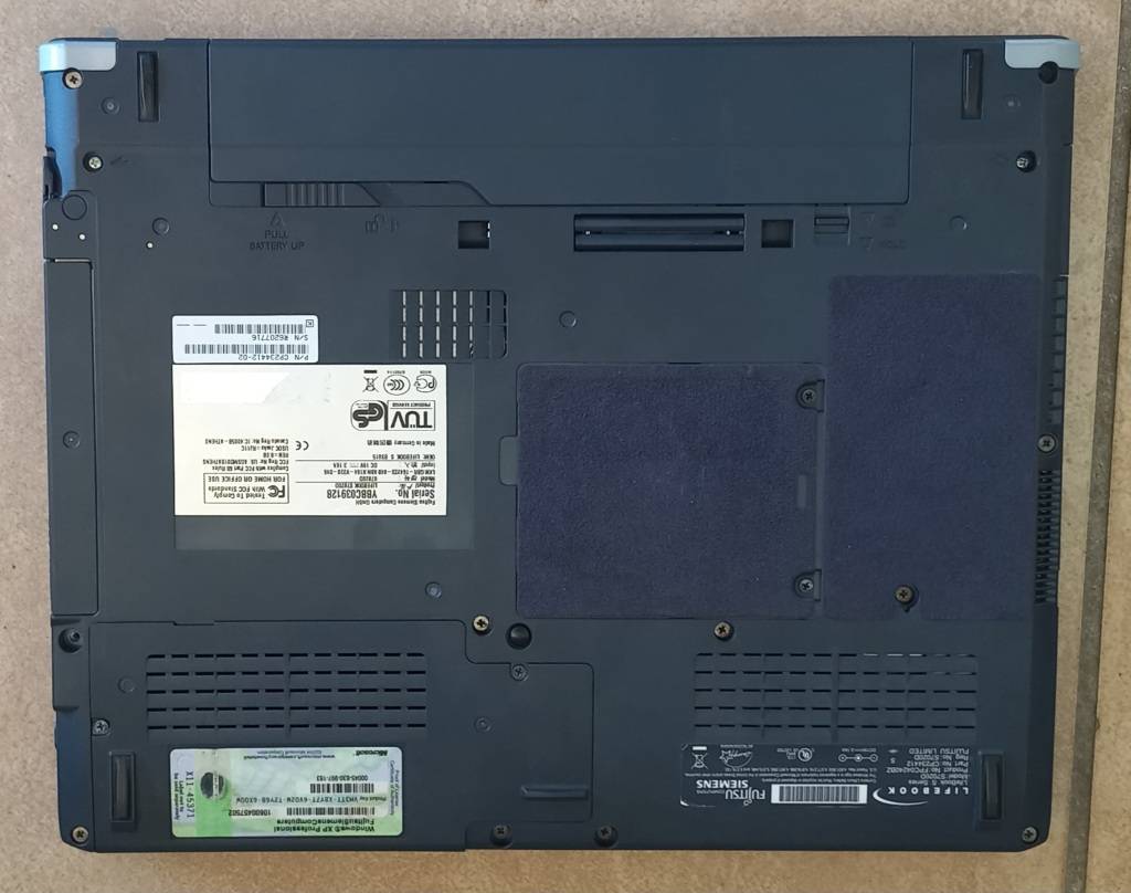 Laptops & Notebooks - Fujitsu Siemens Lifebook Windows XP Laptop was ...
