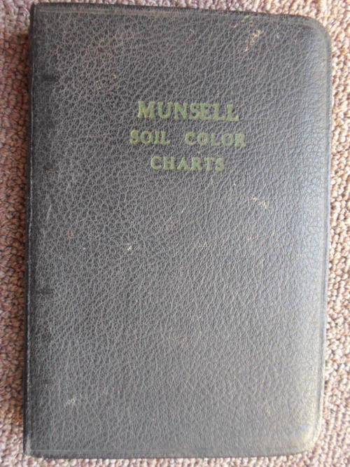 Natural Science - MUNSELL SOIL COLOR CHARTS. 1954 edition was sold for ...