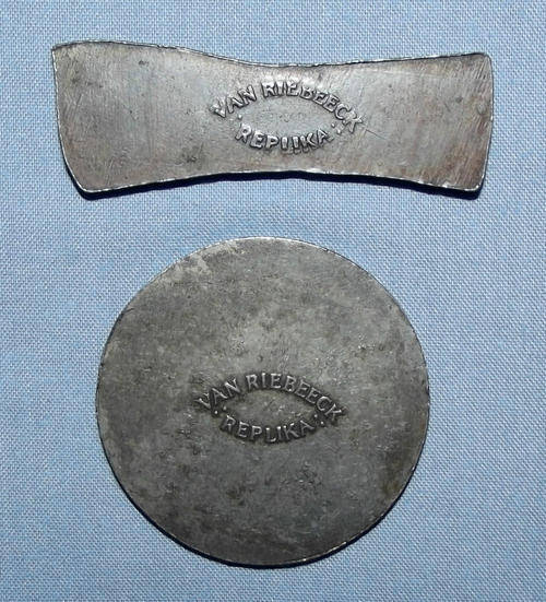 Tokens - 2 Old Van Riebeeck Replika Tokens was sold for R50.00 on 9 Oct ...