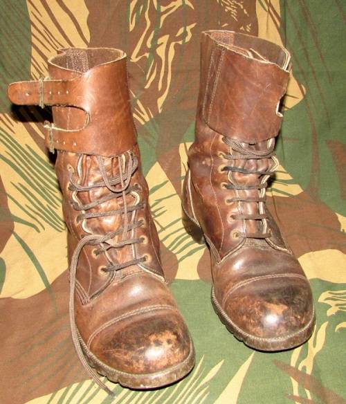 Plaques - Rhodesian Army Combat Boots Size 8 ( Measures 29CM heel to ...