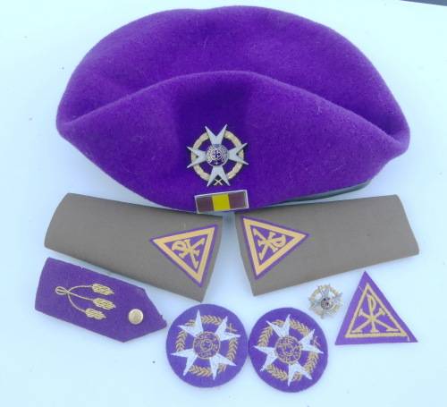 South African Army - SADF CHAPLAIN Set, Berets, Insignia, Breast Badges ...