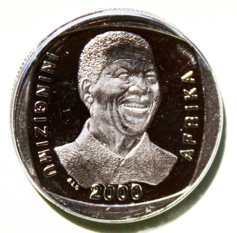 2000 R5 - NELSON MANDELA COMMEMORATIVE COIN SET WITH 2000 R5 'SMILEY FACE was sold for R275.00 ...