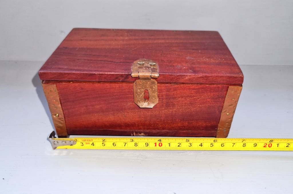 Wooden - Vintage small wooden box was sold for R56.00 on 17 Apr at 23: ...
