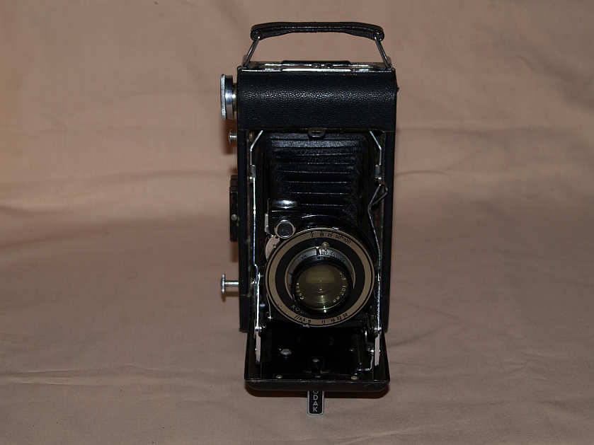 Cameras - VINTAGE KODAK FOLDING CAMERA - DAKON VIGILANT X 620 was sold ...
