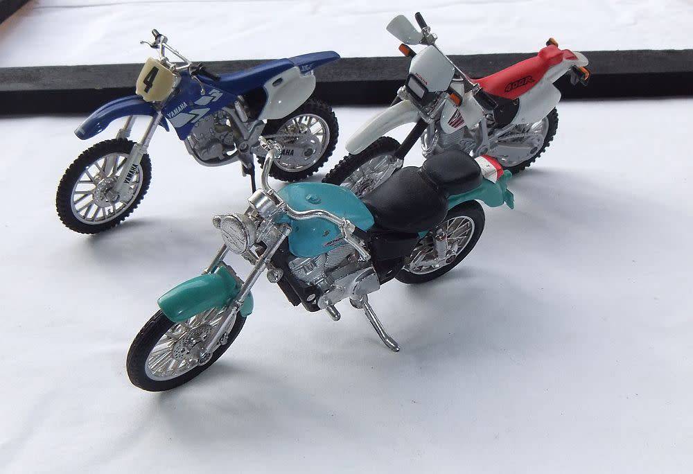 Road - WOW !! A GREAT LOT OF SEVEN 1:24 SCALE HIGHLY DETAILED ...