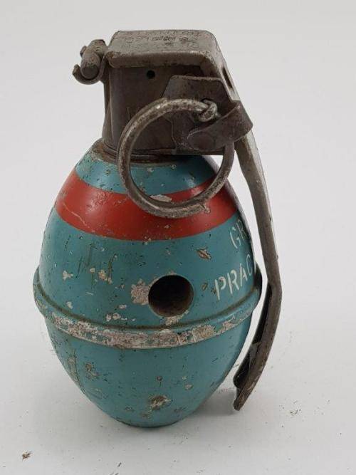 Other War Memorabilia - Old SADF Practice Grenade. No international ...