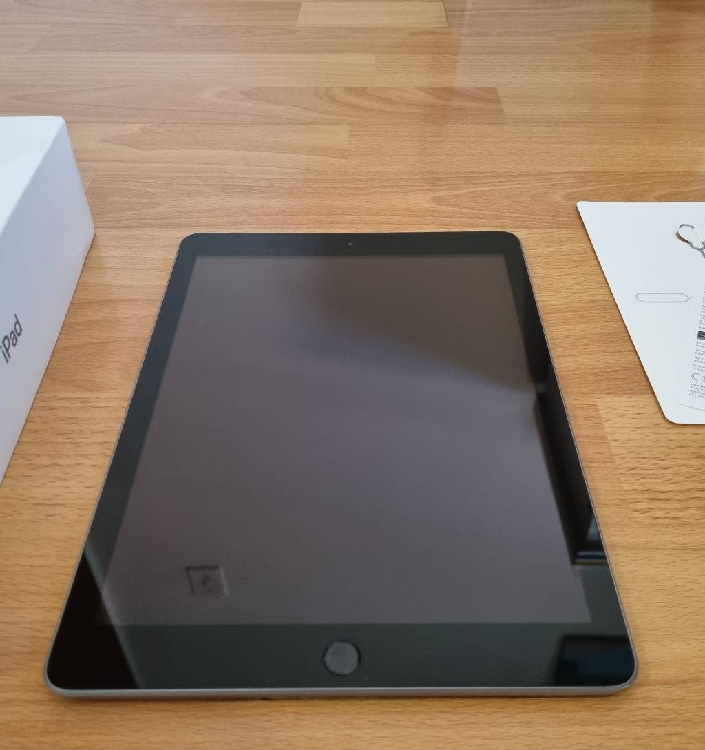 Devices - BARGAIN | MINT APPLE iPAD (6TH GEN) | WiFi + CELLULAR was ...