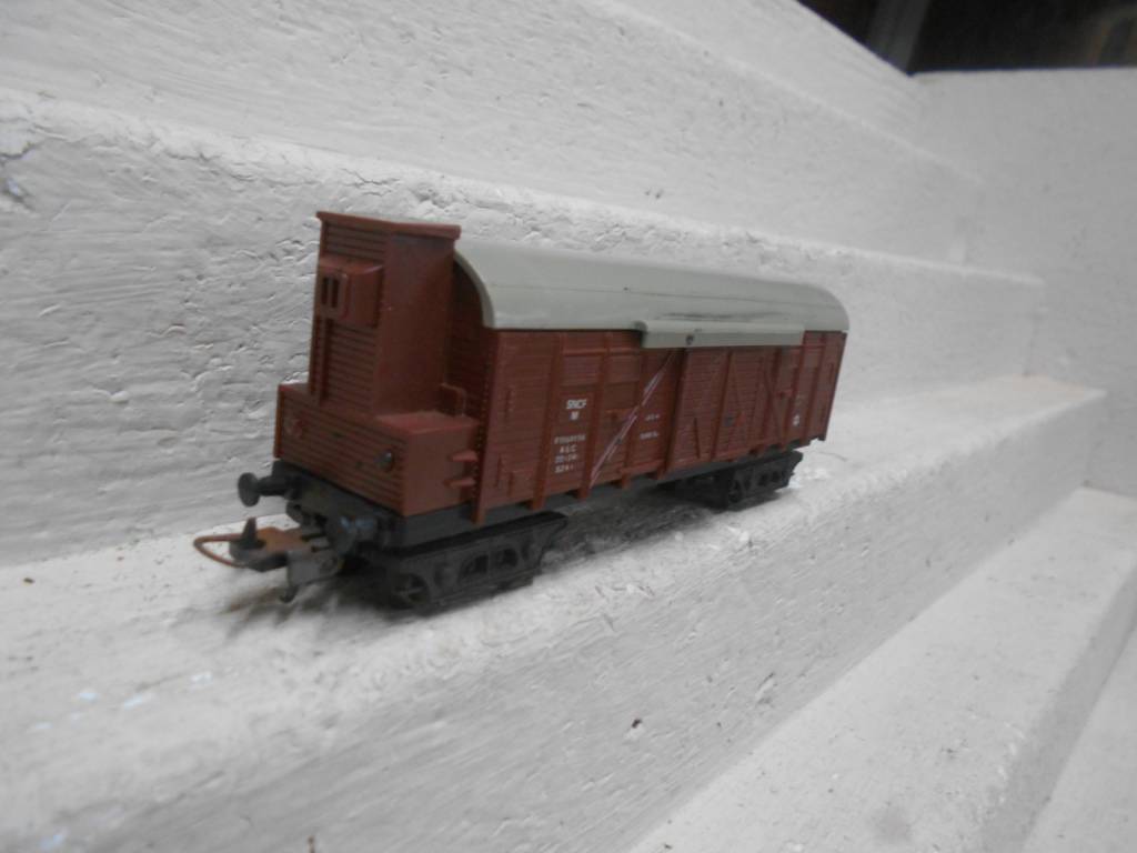 Rolling Stock - HO SCALE- LIMA - SNCF GAURDS VAN for sale in ...