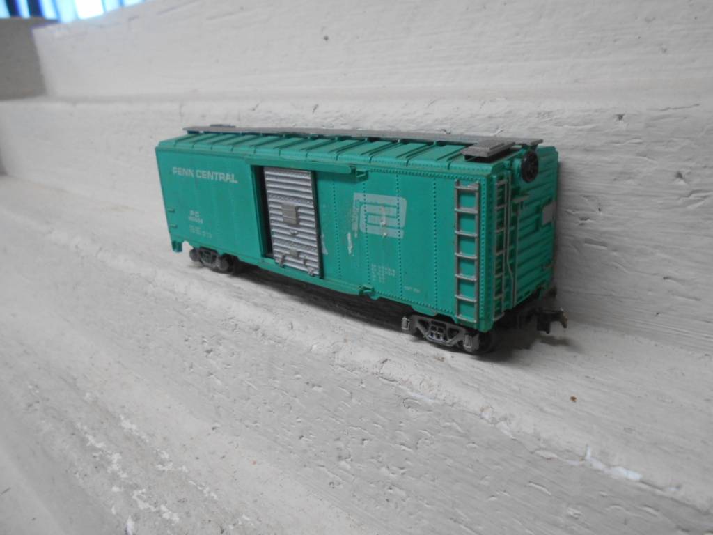 Rolling Stock - HO SCALE - 41 FT PENN CENTRAL - BOX CAR for sale in ...