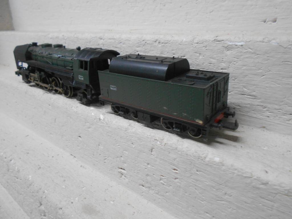 Locomotives - HO SCALE - LIMA - SNCF - 2-8-2 STEAM LOCOMOTIVE for sale ...