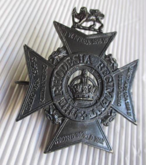 International Badges & Insignia - The Rhodesia Regiment hat badge 1972 ...
