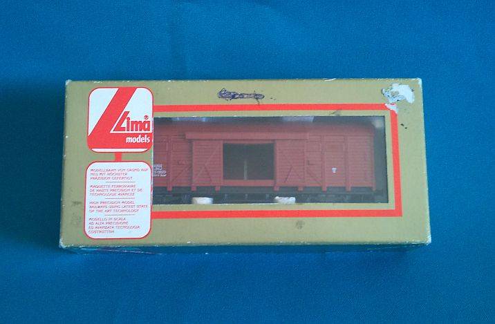 Railway - LIMA CLOSED WAGON WITH SLIDING DOORS IN BOX- HO SCALE was ...