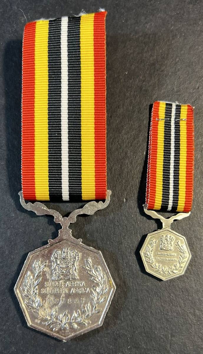 SADF & SANDF - SADF - Full Size plus Miniature Southern Africa Medal ...
