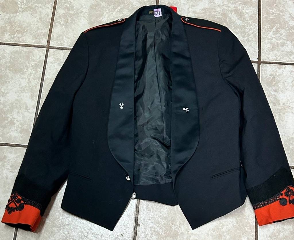 Uniforms - SADF - Complete Mess Dress Uniform was sold for R250.00 on 3 ...