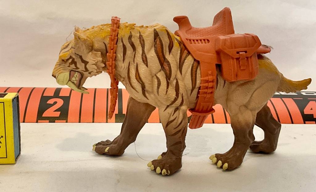 Classic Toys - Primal Clash Sabertooth Tiger Beast Taming Squad Dino ...